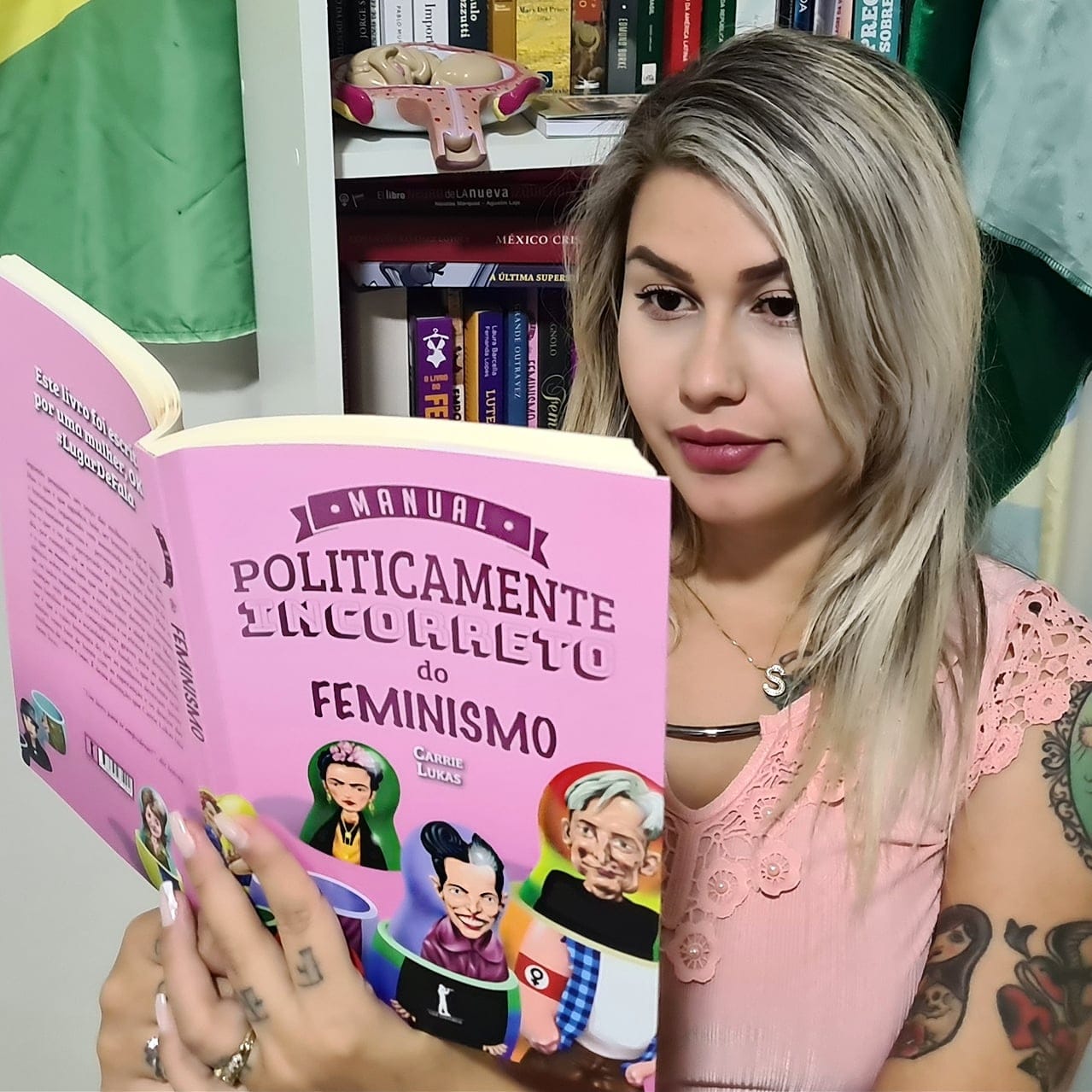 Sara Huff: Cómo fabricar a una feminista… – Café con Letras Radio